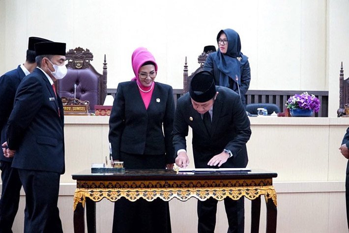 Legislatif-Eksekutif Sumsel Sepakati Raperda APBD Tahun 2023 | pingintau.id
